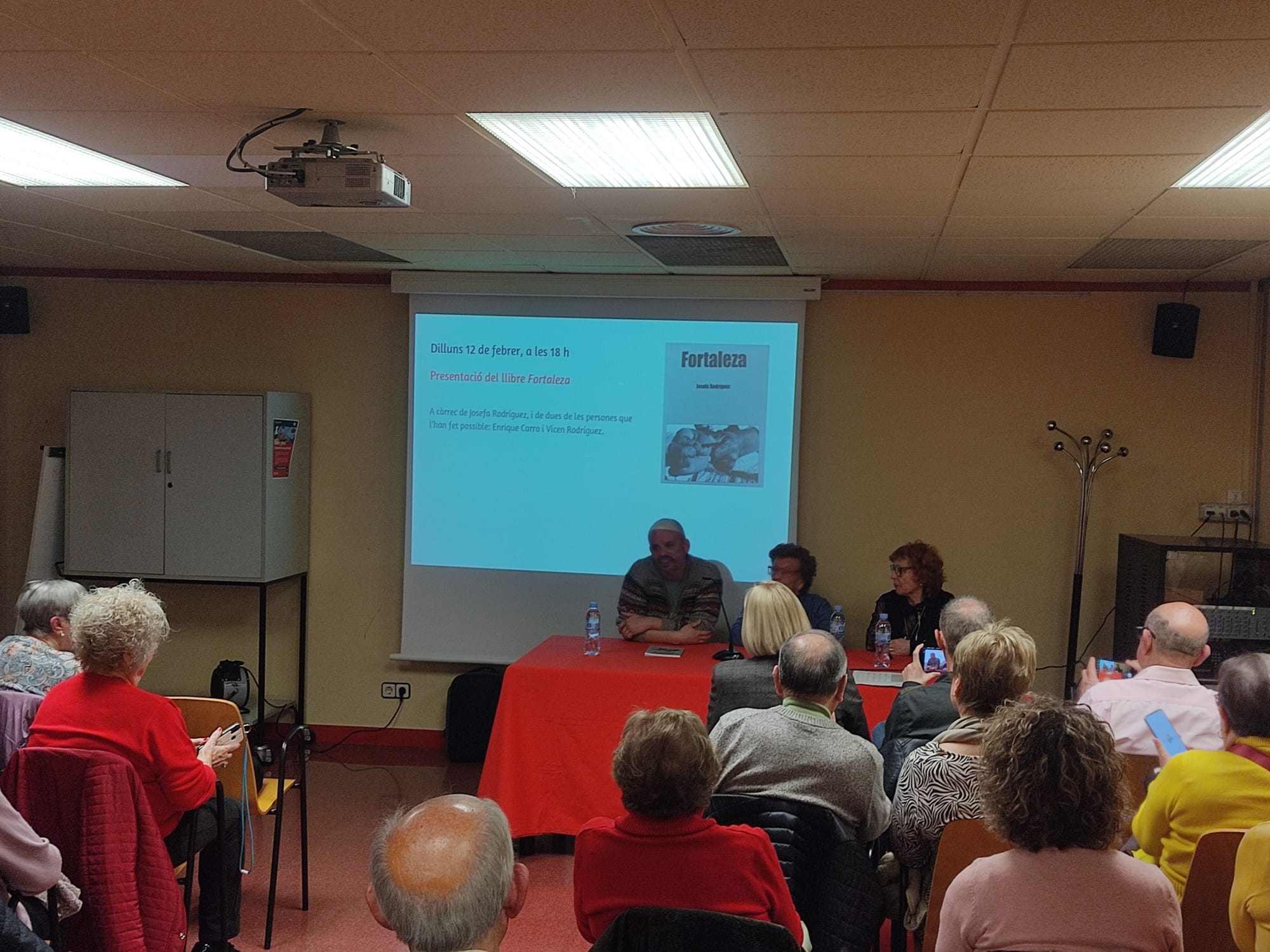 Presentació del llibre Fortaleza de la Josefa Rodríguez a l’Ateneu Gran ...